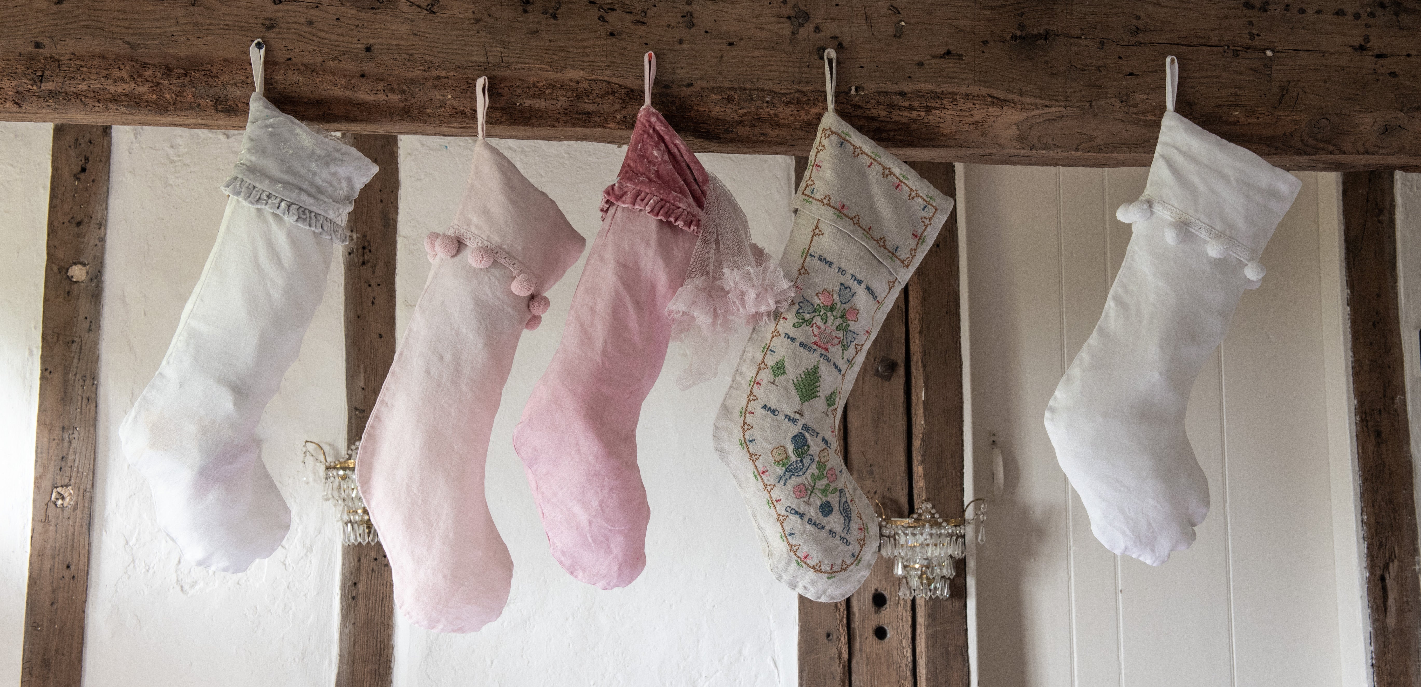 Shabby Chic® Holiday Decorating: Soft Pastels, Vintage Ornaments, and ...